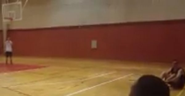 Thanasis sinks it while sitting down and from.... 10 meters - Eurohoops