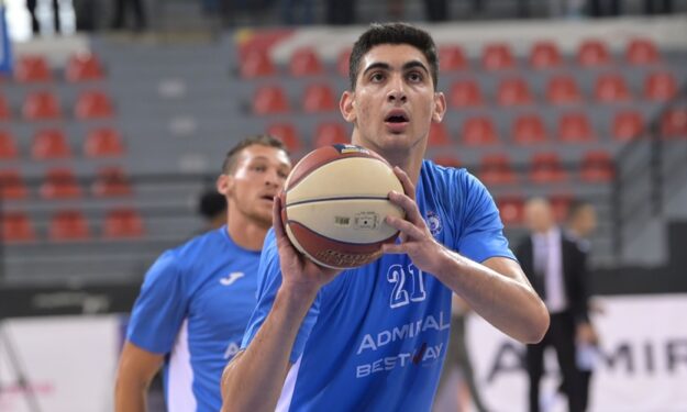 Samet Yiğitoğlu Çift Haneli Skor Üretti, Skopje İlk Galibiyetini Aldı ...