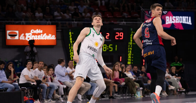 Kyle Guy scores 36 in stunning Badalona win at Baskonia - Eurohoops