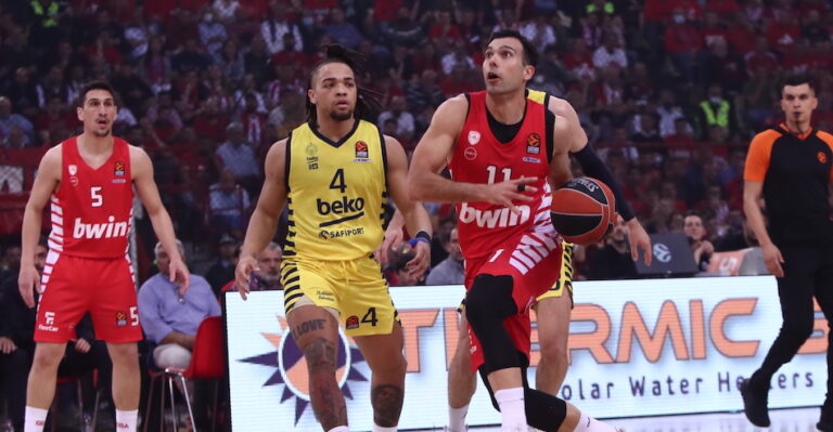 Sloukas takes over to send Olympiacos to Final Four - Eurohoops