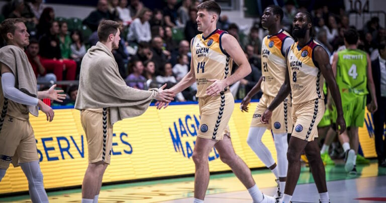 Dustin Sleva leads Murcia to the Round of 16 - Eurohoops