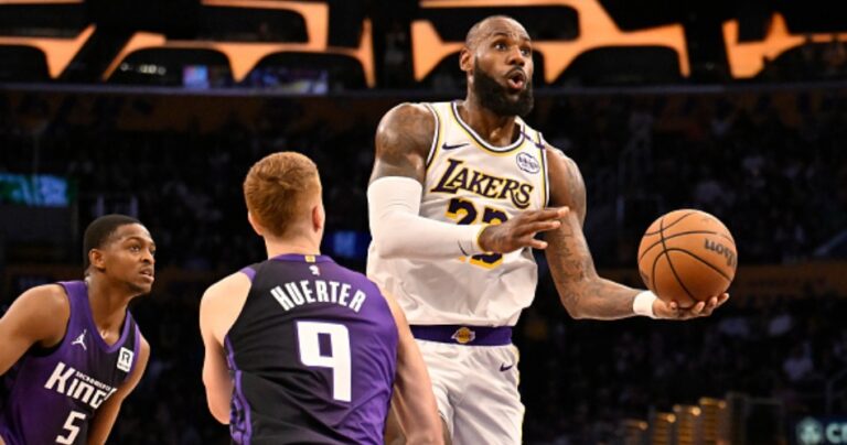 LeBron James Büyük Oynadı; Lakers, Kings'i de Devirerek Yoluna Kayıpsız ...