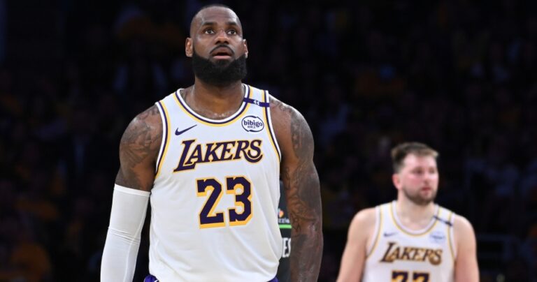 LeBron is reportedly likely to pick up option on his contract - Eurohoops