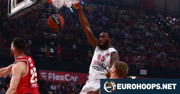 Donta Hall moves from Baskonia to Olympiacos on a three-year deal ...