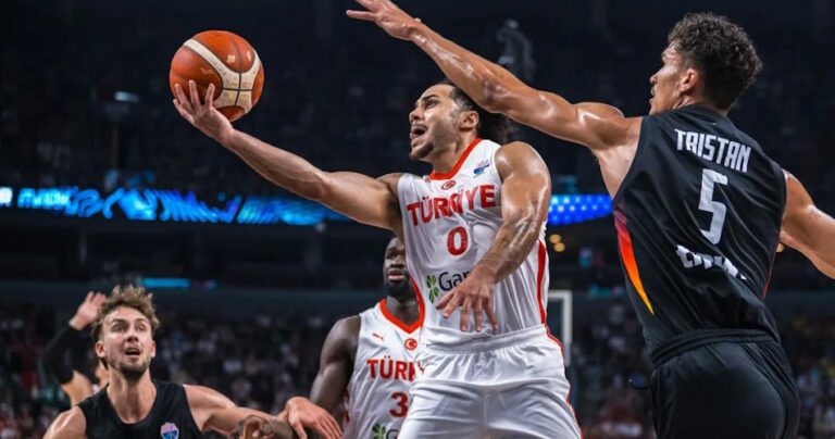12 Dev Adam, EuroBasket'i Gümüş Madalyayla Tamamladı - Eurohoops