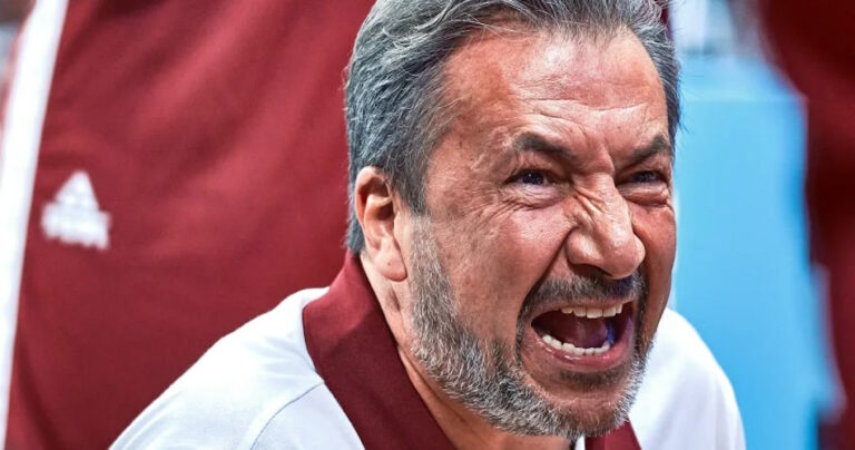 Banchi complains about roster restrictions in FIBA tournaments: “Shit ...