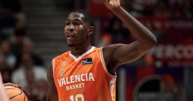 Omari Moore almost gets a triple-double in EuroLeague debut - Eurohoops