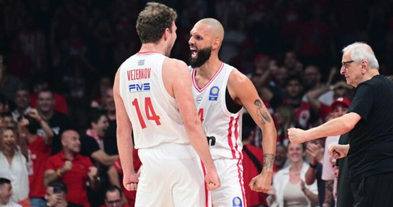 Fournier dominates as Olympiacos takes Game 3 of the Greek Finals ...